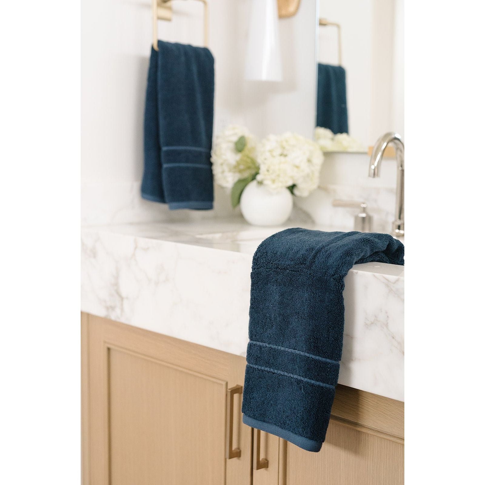 Cozy Earth Premium Plush Hand Towels~ Set of 2 Towels – casabelladecor.net