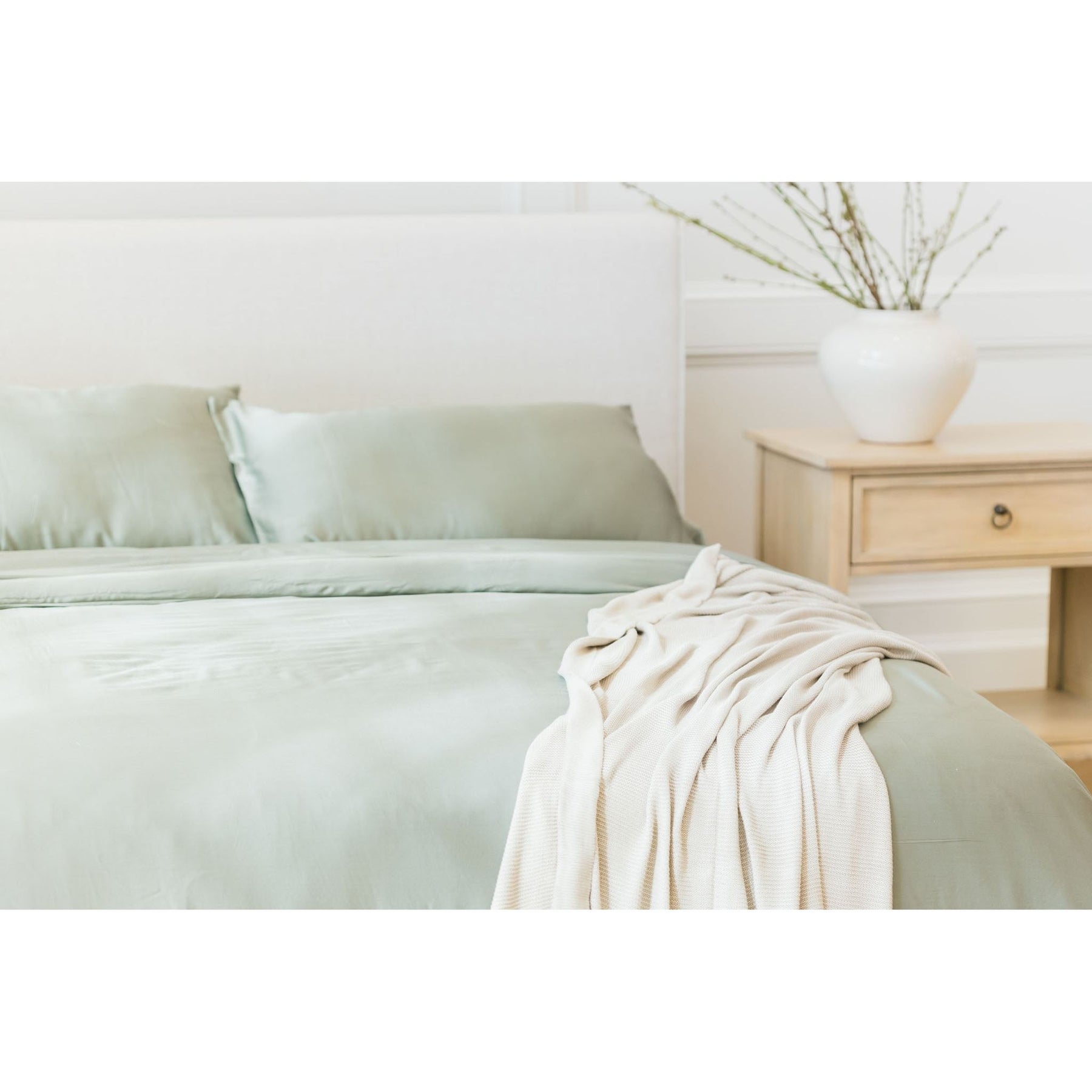 Cozy Earth Bamboo Sheet Sets Available in Queen and King Sizes ...