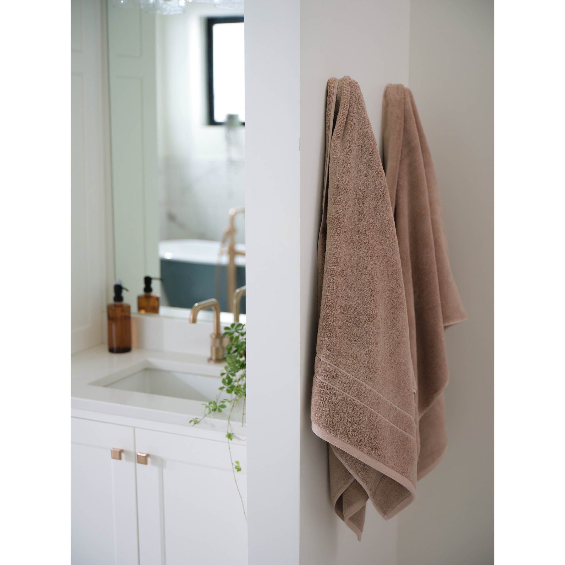 Cozy Earth Premium Plush Bath Towels – Ultra-Soft Bamboo Cotton Towels ...